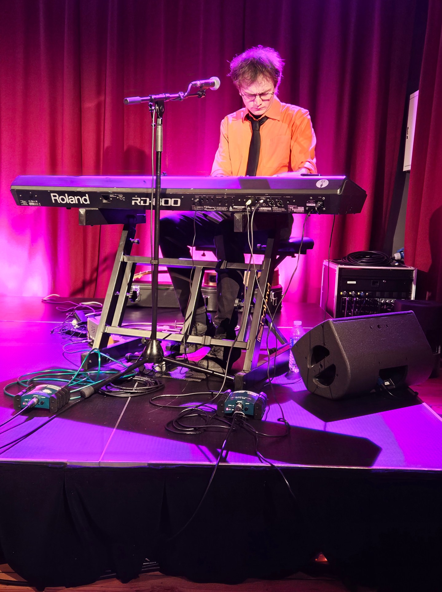 Spontaneous 1: Hull – Frank and Walters gig – Sarah L Dixon Writer